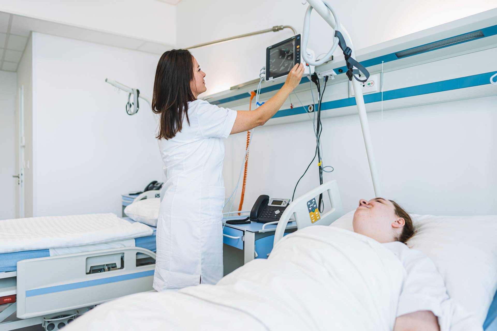Operace kýly I Jednodenní chirurgie I klinika ISCARE I Praha 9 | ISCARE